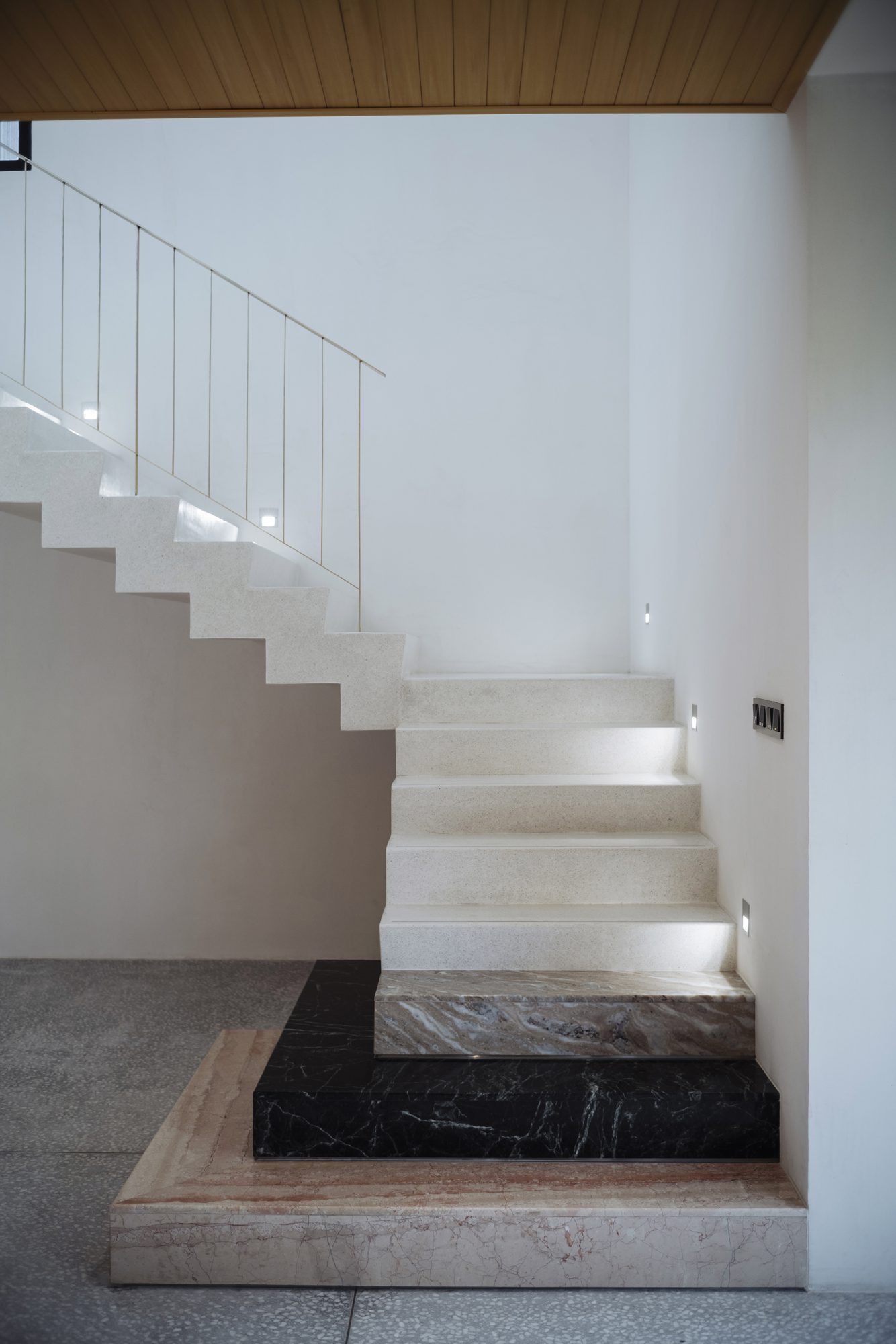 TY House - Lumenplus